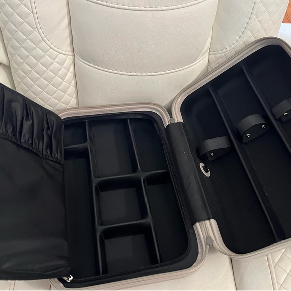 Calista | Other | Calista Beauty Case | Poshmark